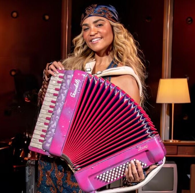 Lucy Alves em Sítio Mata da Chica