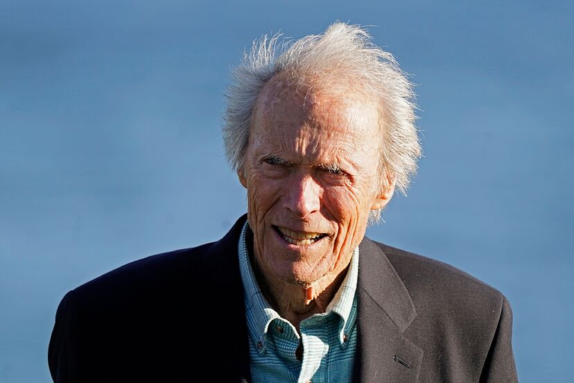 Clint Eastwood, esse gigante do cinema, faz 95 anos