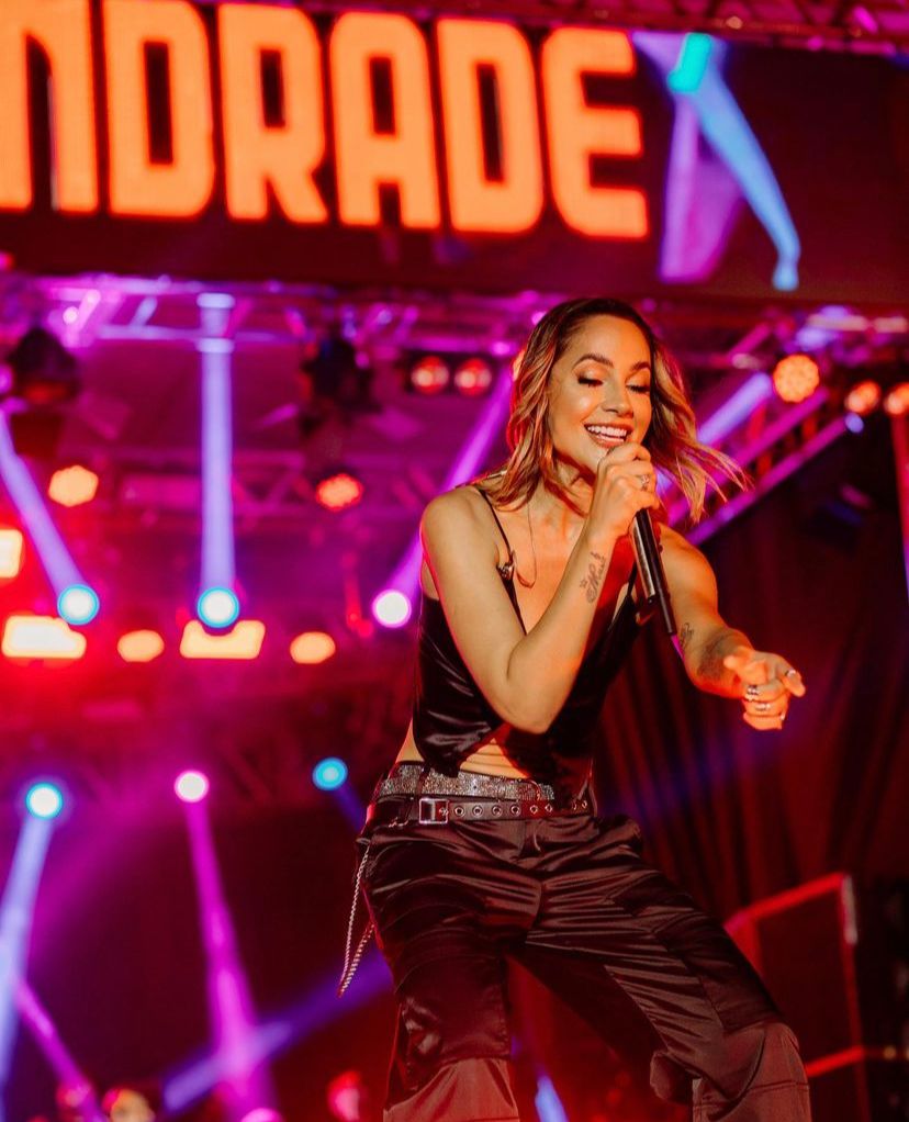 Michele Andrade na Festa de São Pedro de Belém